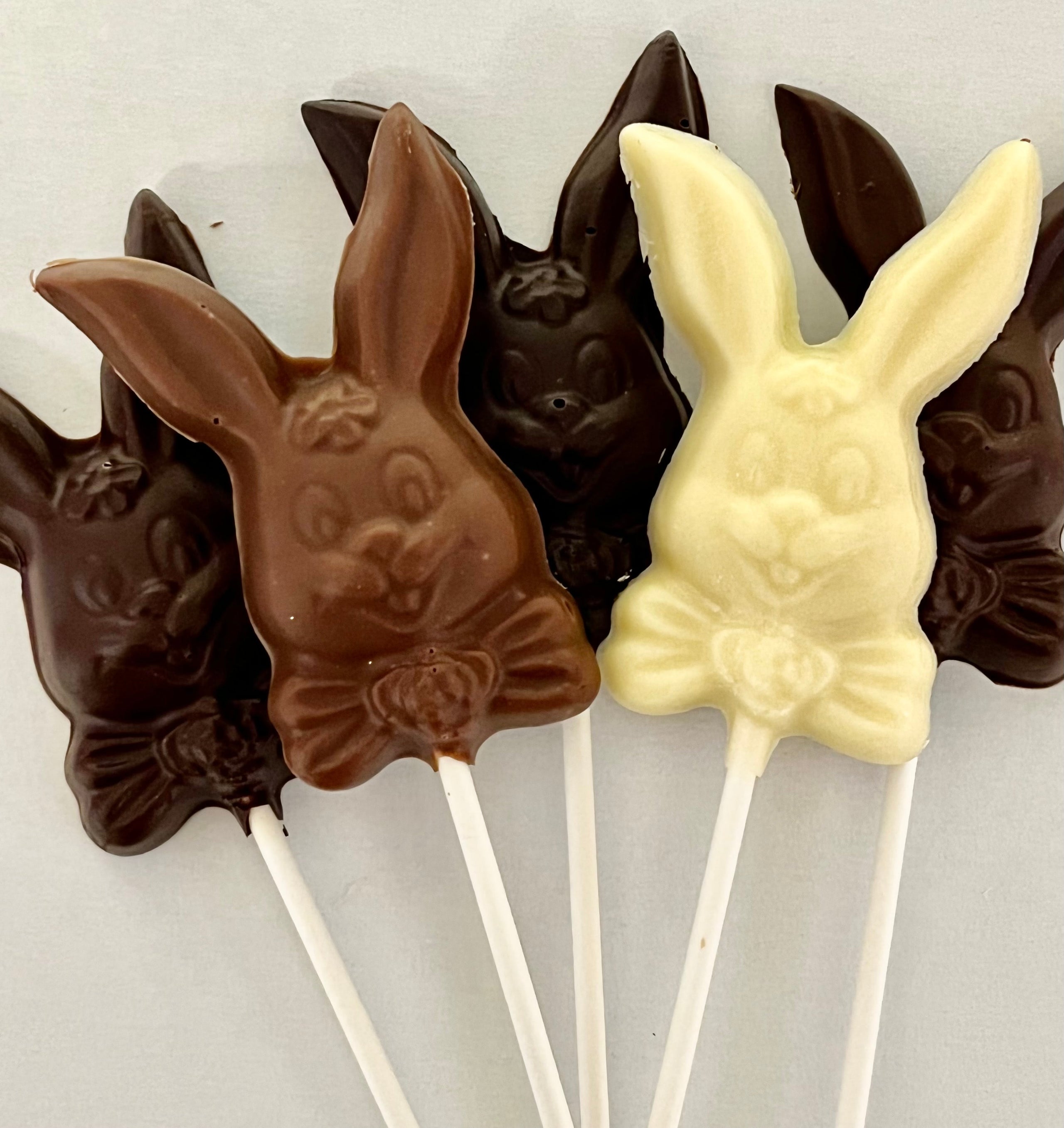 MINI chocolate bunny pops | Emy Delights & Bites